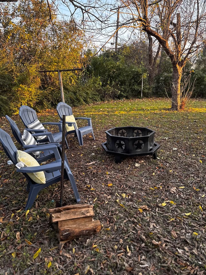 Cowtown Charm Ranch House - Fort Worth, TX