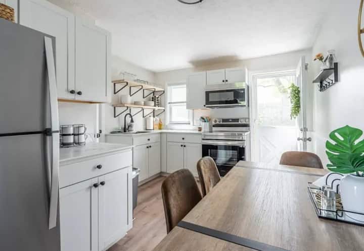 New - Mins To Concord/ Nashua - Walk To Downtown - - Manchester, NH
