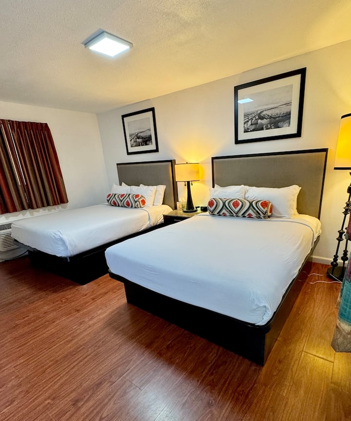 Private Room With 2 Queen Beds Near Silicon Valley - Gilroy, CA