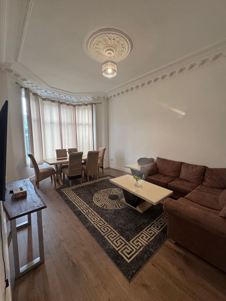 House For Holiday Makers - Glasgow