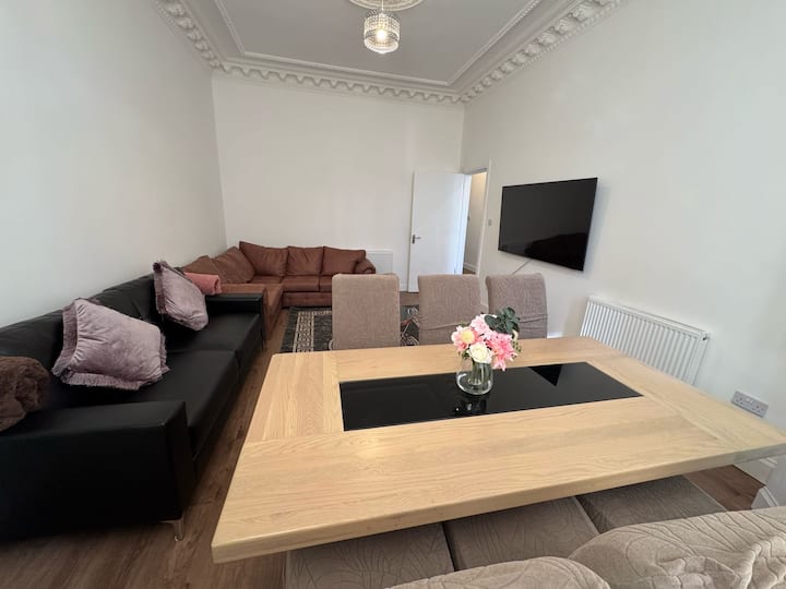 House For Holiday Makers - Glasgow