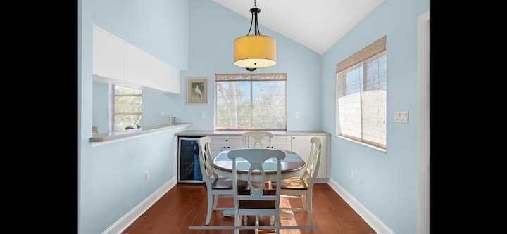 After Dune Delight: Steps To Beach, New King Bed - Sanibel, FL