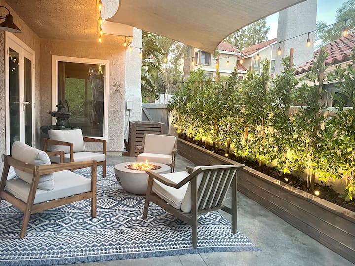 Serene Modern Farmhouse: Fire Pit & Fast Wi-fi - Westlake Village, CA
