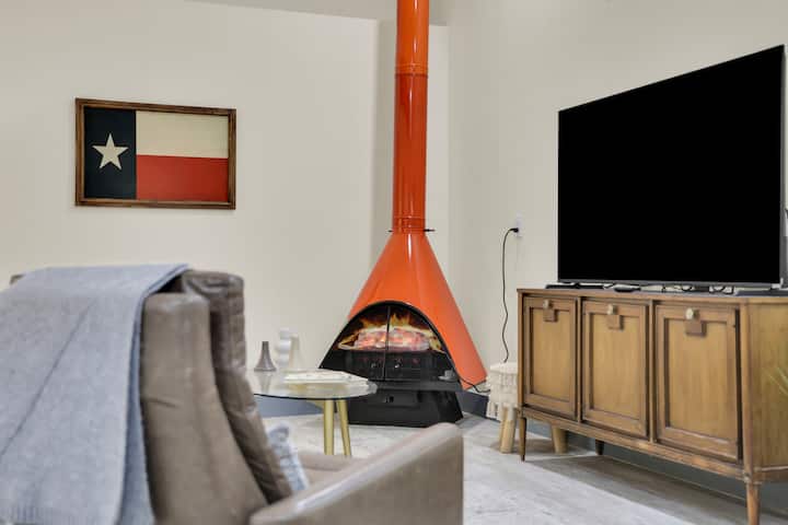 Stylish, Centrally Located Apt. - Irving