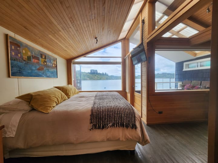 Palafito Meli · Vive Sobre El Agua En Chiloé - Castro, Chile