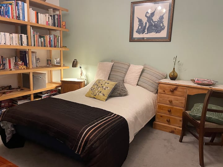 Spacious Room With Free Breakfast & Parking - Stratford-upon-Avon