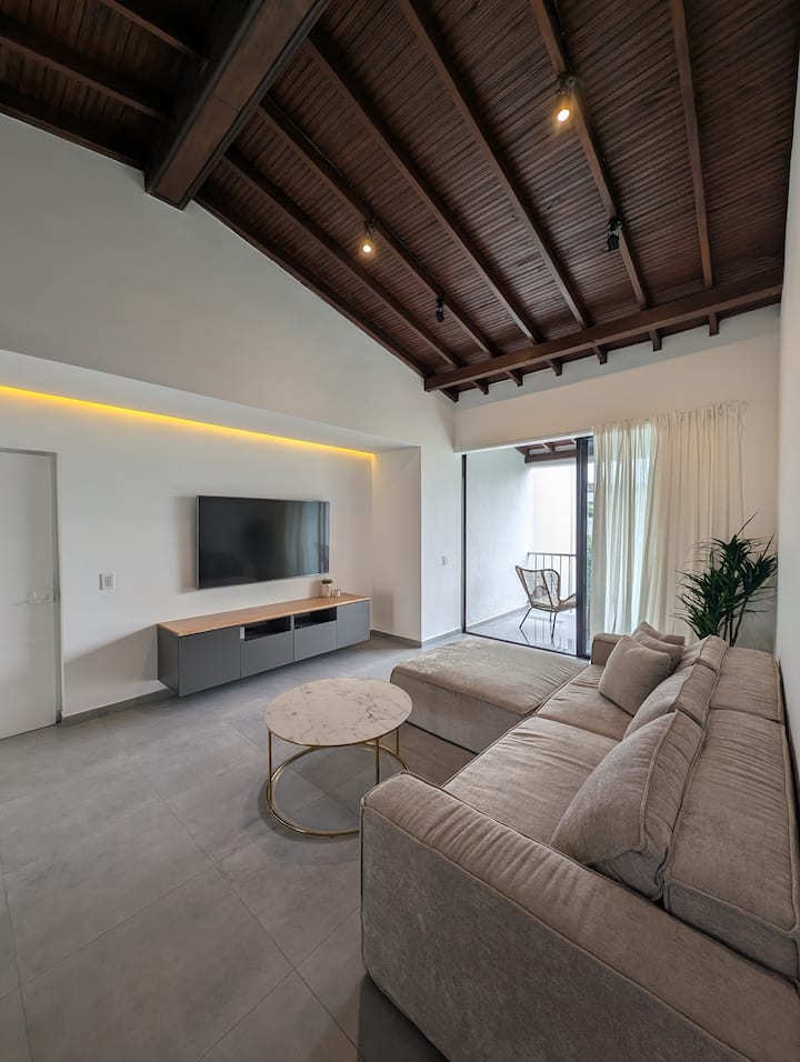 Family-oriented Apartment In El Poblado, Medellin - Medellín