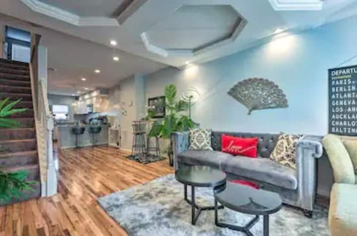 Spacious 2-bed Rowhome Near Hopkins Hospital - Baltimore, MD