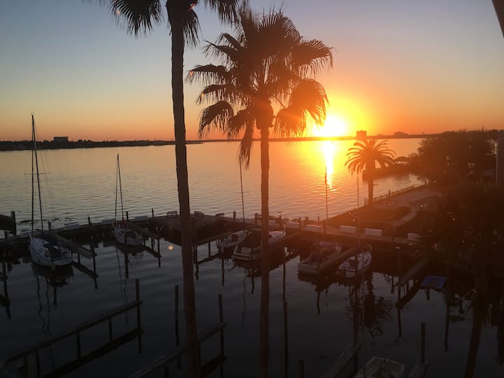 Water View Condo, With Boat Slip - Seabrook, TX