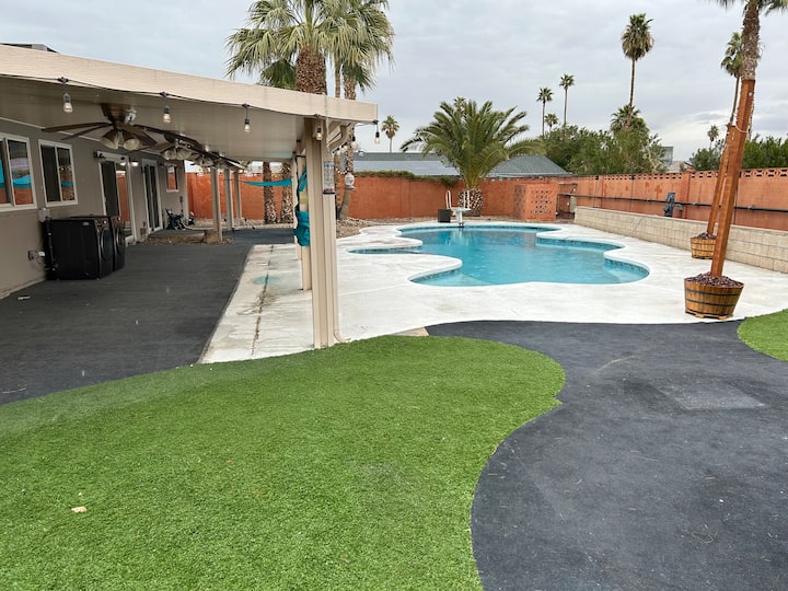 Luxury Home Near Strip/ With Pool - Las Vegas, NV