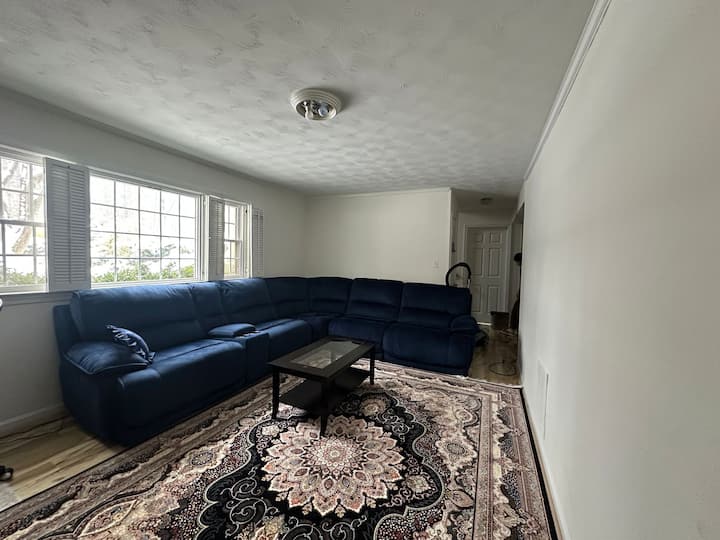 One Bedroom, One Living Room, Full Bathroom - Fairfax, VA