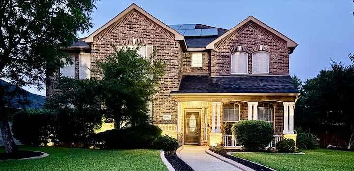 Spacious Home/pool/hot Tub - Cedar Hill, TX