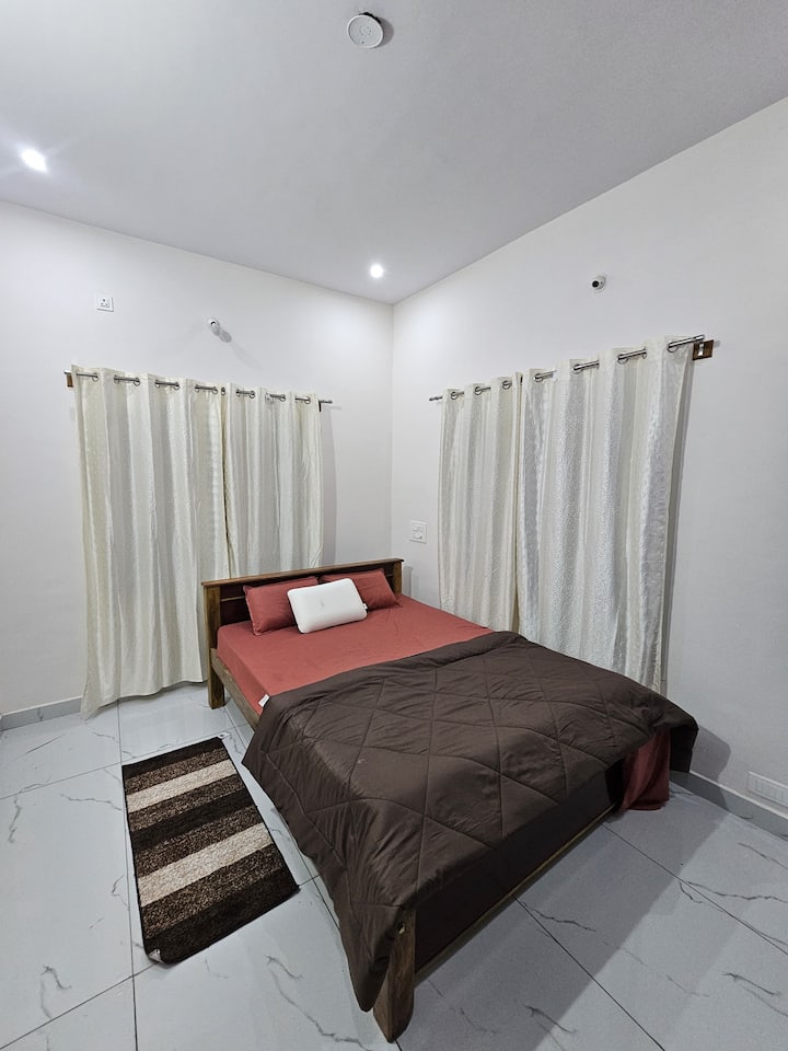 Sahara Homestay : One Room - Chikmagalur