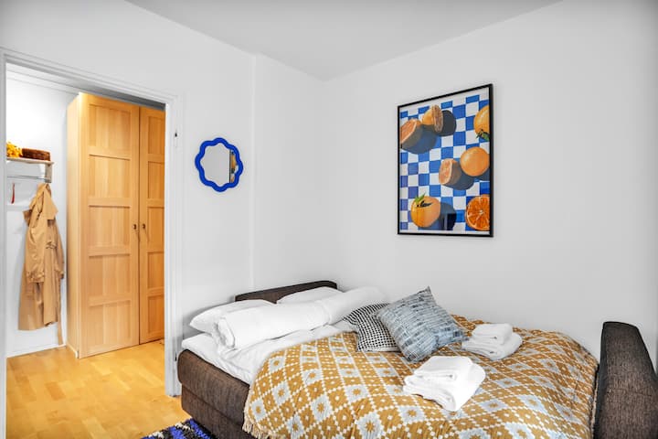 Design District W King Bed, Netflix, Tram&bus Near - Helsinki