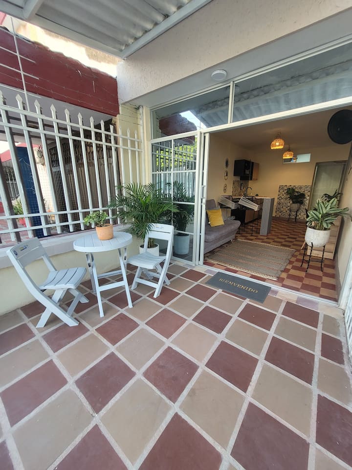 Apartaestudio Confortable,zona Central Y Tranquila - Santa Marta