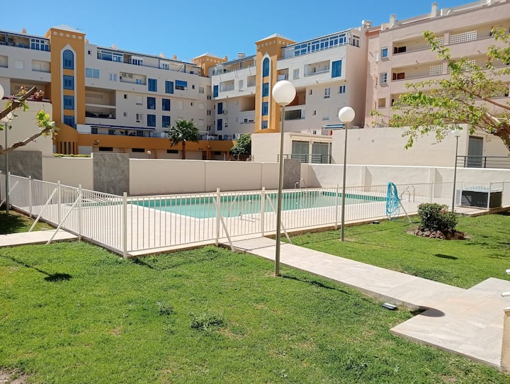 A&n Spacious Pool Apartment For 6 – Torre Del Mar - Torre del Mar
