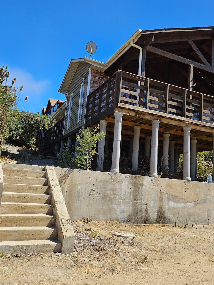 Hermosa Casa Con Vista Al Valle - El Tabo