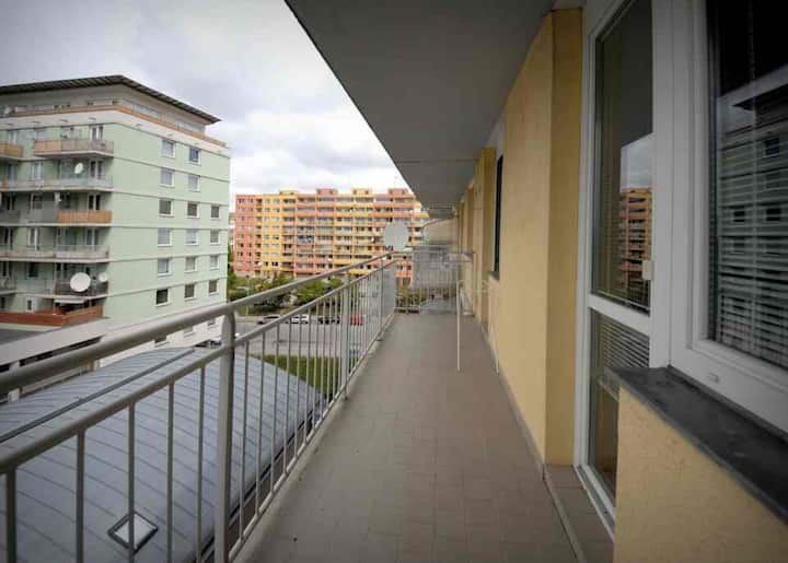 Pleasant Apartment Near Metro - Prague