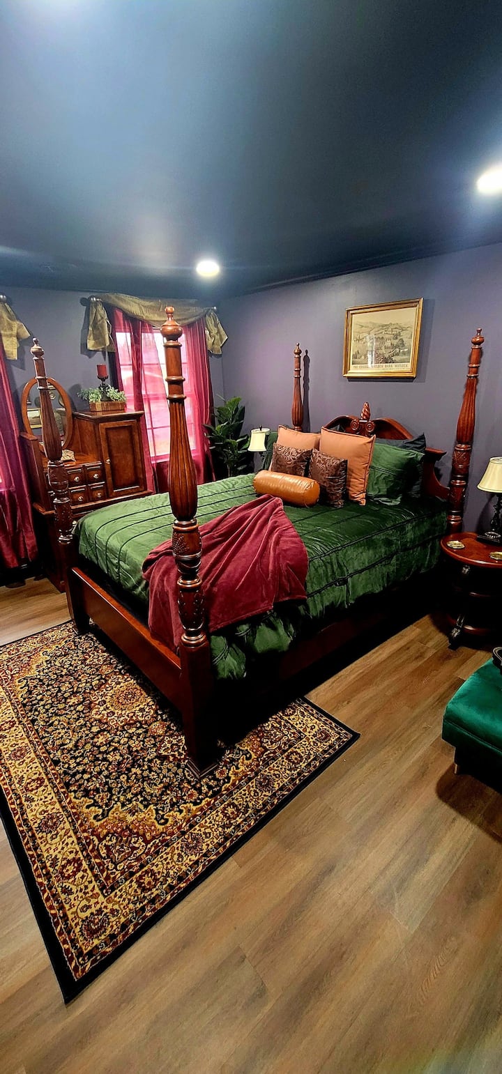 Password Parlor-new, Unique, Central - Bristol, TN