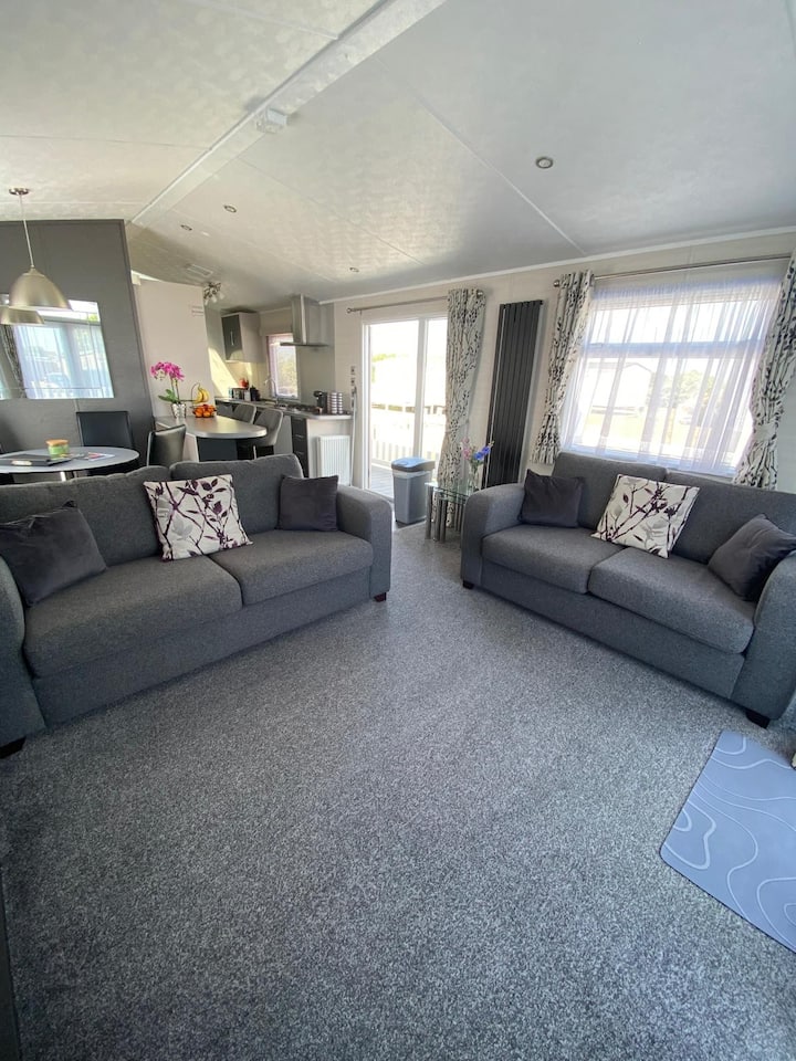 Luxury 2 Bedroom 6 Birth & Wifi, New Romney Beach - Dungeness