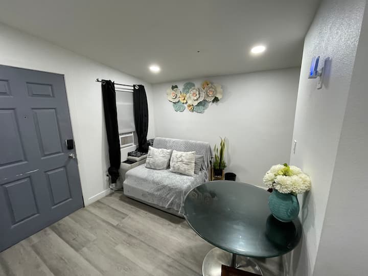 Attached Back Apartment - San Bernardino, CA