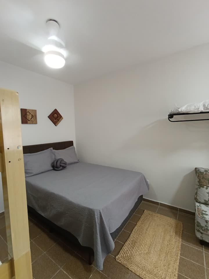 Seu Lugar De Descanso No Canto Do Forte. - Santos