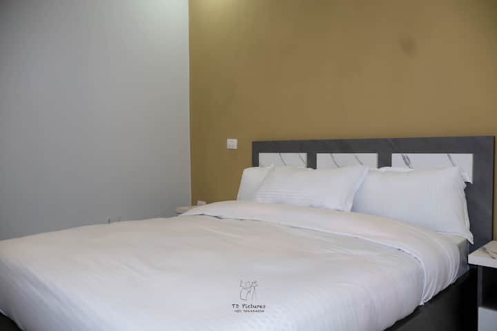 Modern 1br Guesthouse In Haile | Balcony+lift+wifi - Addis Ababa