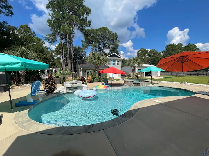 The Navarre Pool House! - Navarre, FL