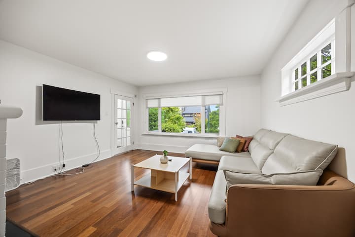 Spacious 5-bedroom Villa Centre Of Vancouver - Vancouver