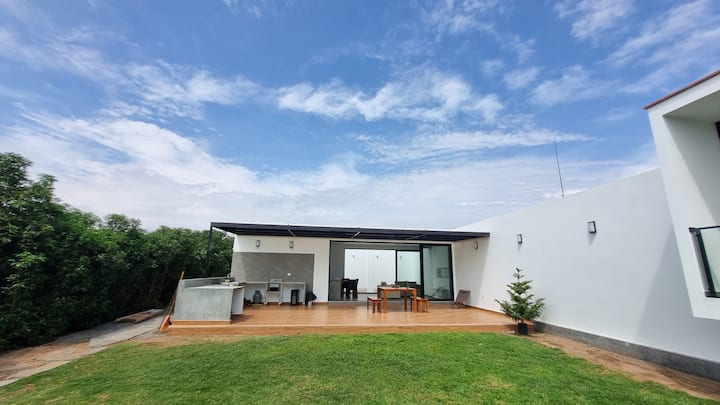 Casa Minimalista De Estreno En Cerro Azul - Quilmaná