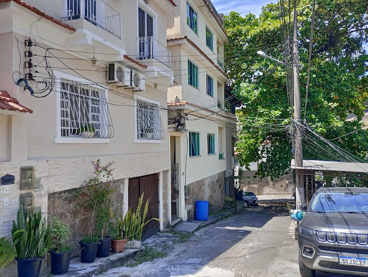 Alojamento Em Dois  Aptos Icaraí - Niterói