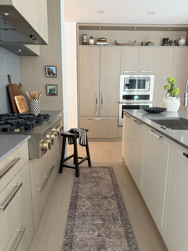 Luxury Lakeside Escape – Brand New 2 Bed Furnished - Kelowna