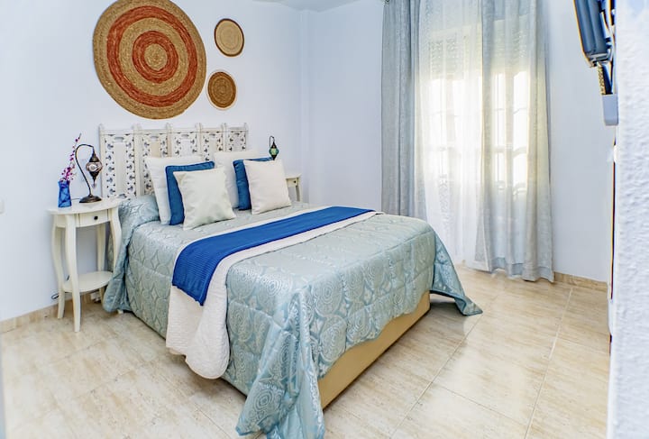 Un Trocito De España - Roquetas de Mar