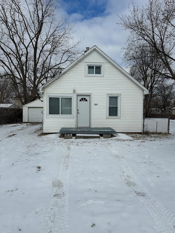 Beautiful House, - Flint, MI