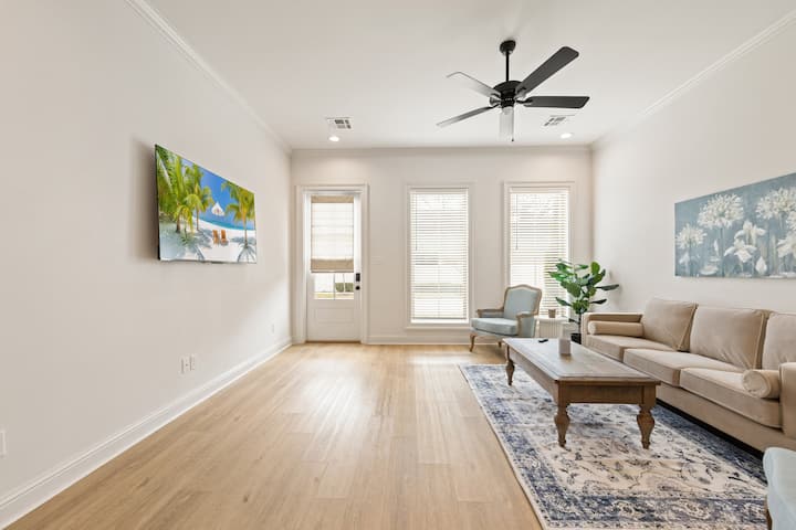 Top 5%•lafayette Cajun Gem•2 Kings•garage•soak Tub - Lafayette, LA