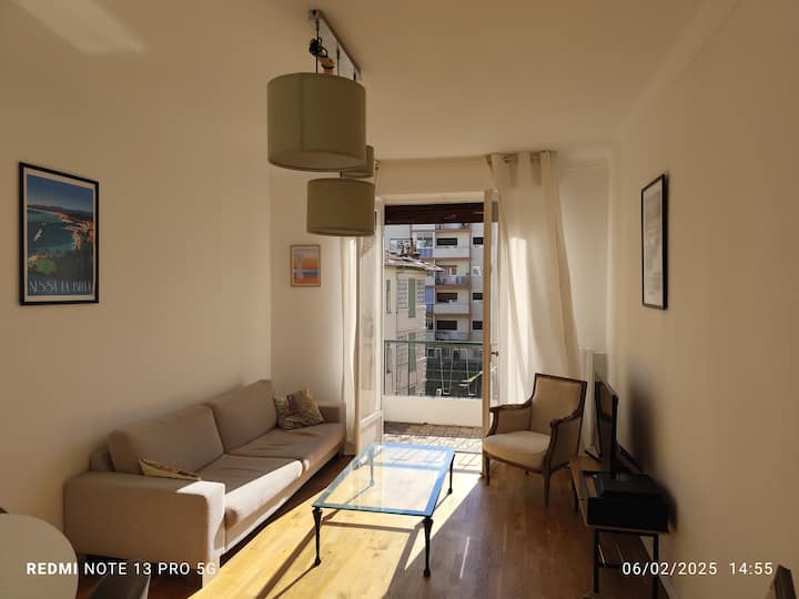 Grand T2 Ensoleillé Et Agréable - Nizza