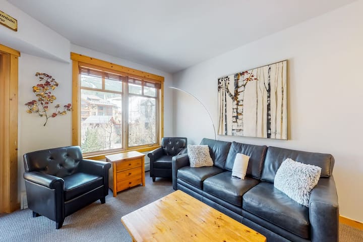 Walk To Lifts 1br | Fireplace | Sauna | Hot Tub - Copper Mountain, CO