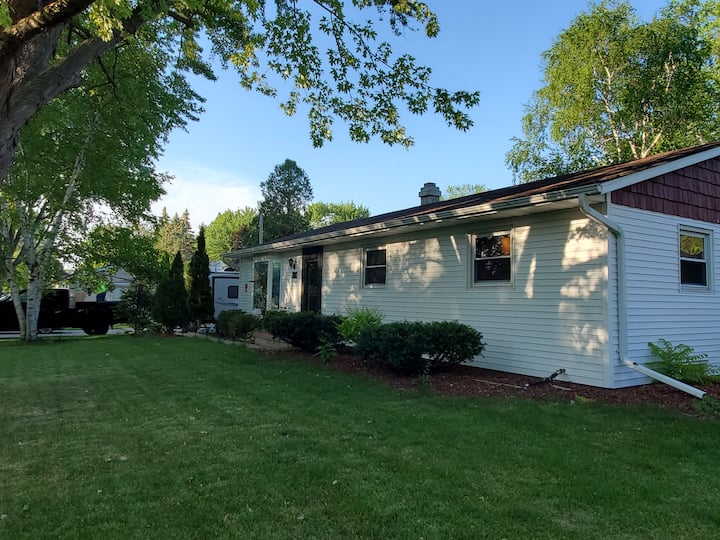 2025 Nfl Draft, Cozy Ranch! - Appleton, WI