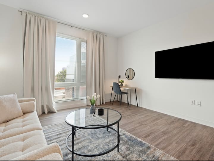 Modern Elegance-rva, Pool & Parking - Richmond, VA