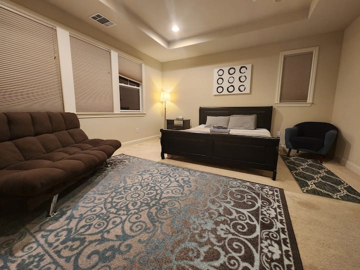 Stylish Huge Mastersuite 2beds Group Getaway - Livermore