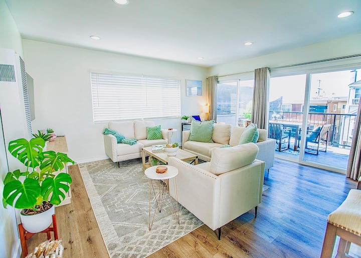 Beach House Steps To The Sand! - Manhattan Beach