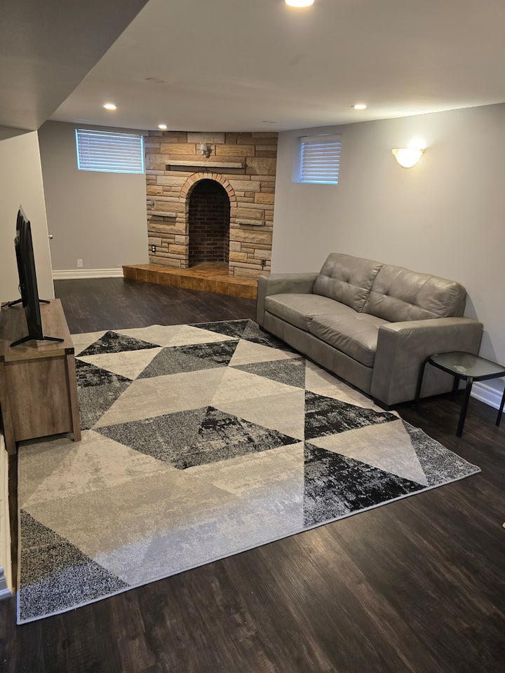Cozy & Spacious 2-bd Apartment - Oshawa