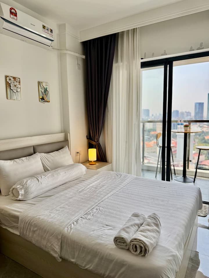 Cozy Lilly’s Home Stay - 1 Min Riverside - Phnom Penh