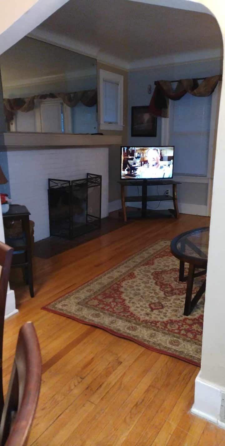 Fully Furnished Short Stay 2e 12 Min From Downtown - Detroit, MI