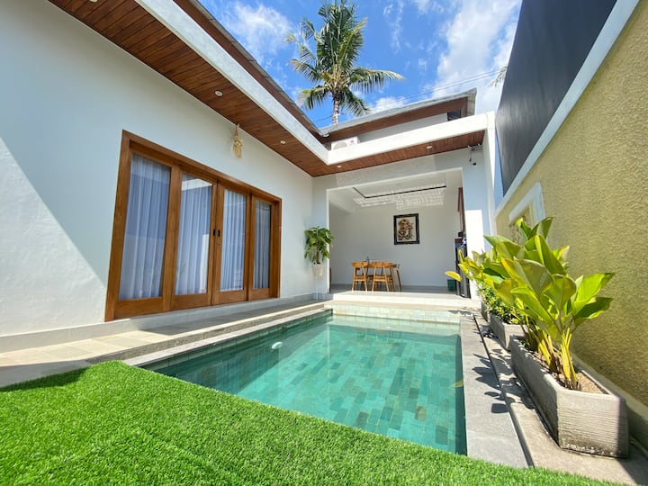 Villa Sinyo 
By Mentaripro - Buleleng