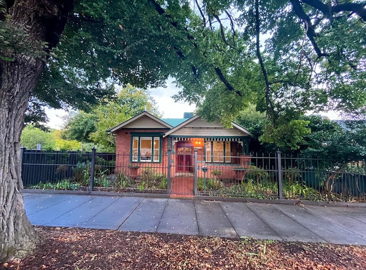 Kelpie Cottage: Luxe 1930s Stay In The Heart Cbd - Albury