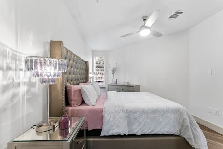 Luxe Living Apt W/ Resort-style Amenities - Farmers Branch, TX