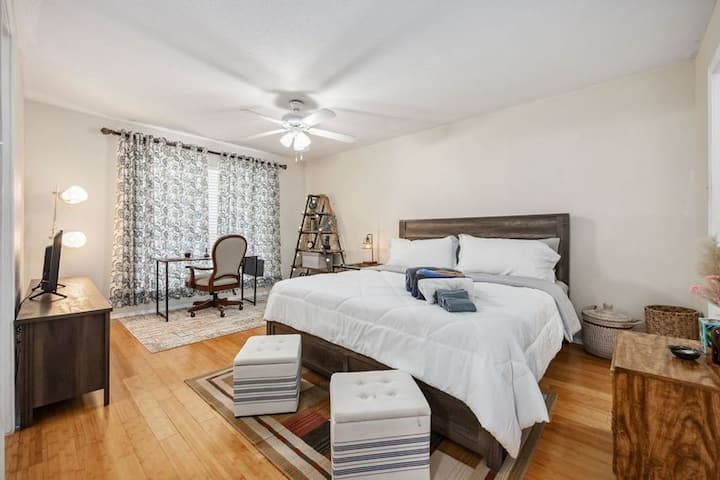 Houston Medical Center 2b 2ba Condo - Houston, TX