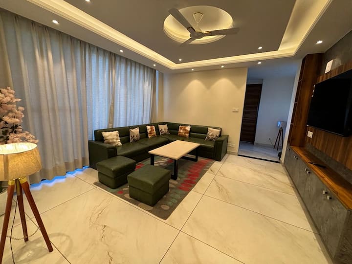 Conifer Heights Luxe 1bhk | Parking | Near Mall Rd - Shimla