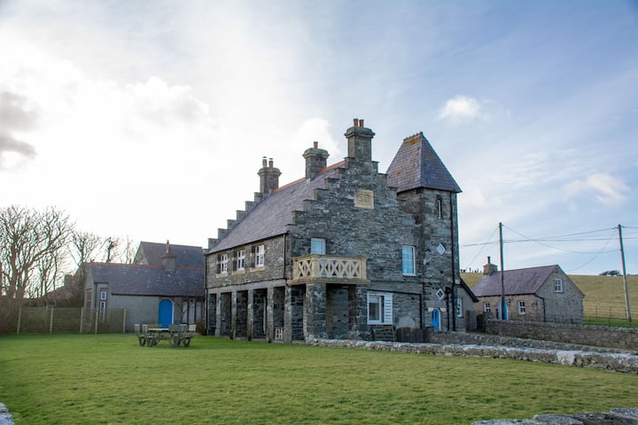 Plas Rhoscolyn - Trearddur Bay
